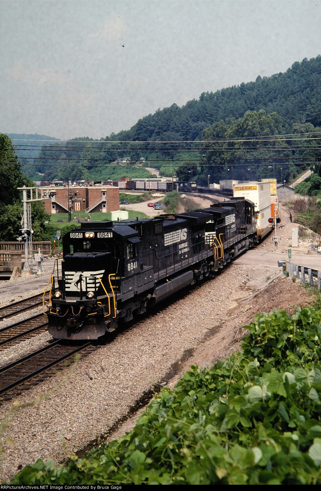 NS 8841
